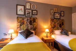 Quarto duplo clássico | Camas com colchões de espuma com sistema de memória