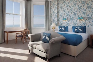 Quarto casal superior (Sea View Shared Balcony) | Individualmente decorados, individualmente mobiliados
