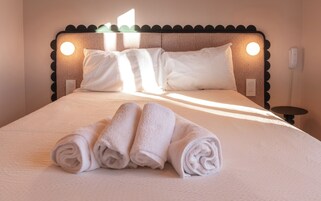 Quarto Duplo Superior | Roupa de alta qualidade, camas de colchão viscoelástico 