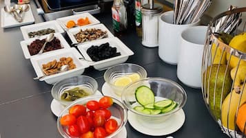 Café da manhã continental diário (EUR 14 por pessoa)