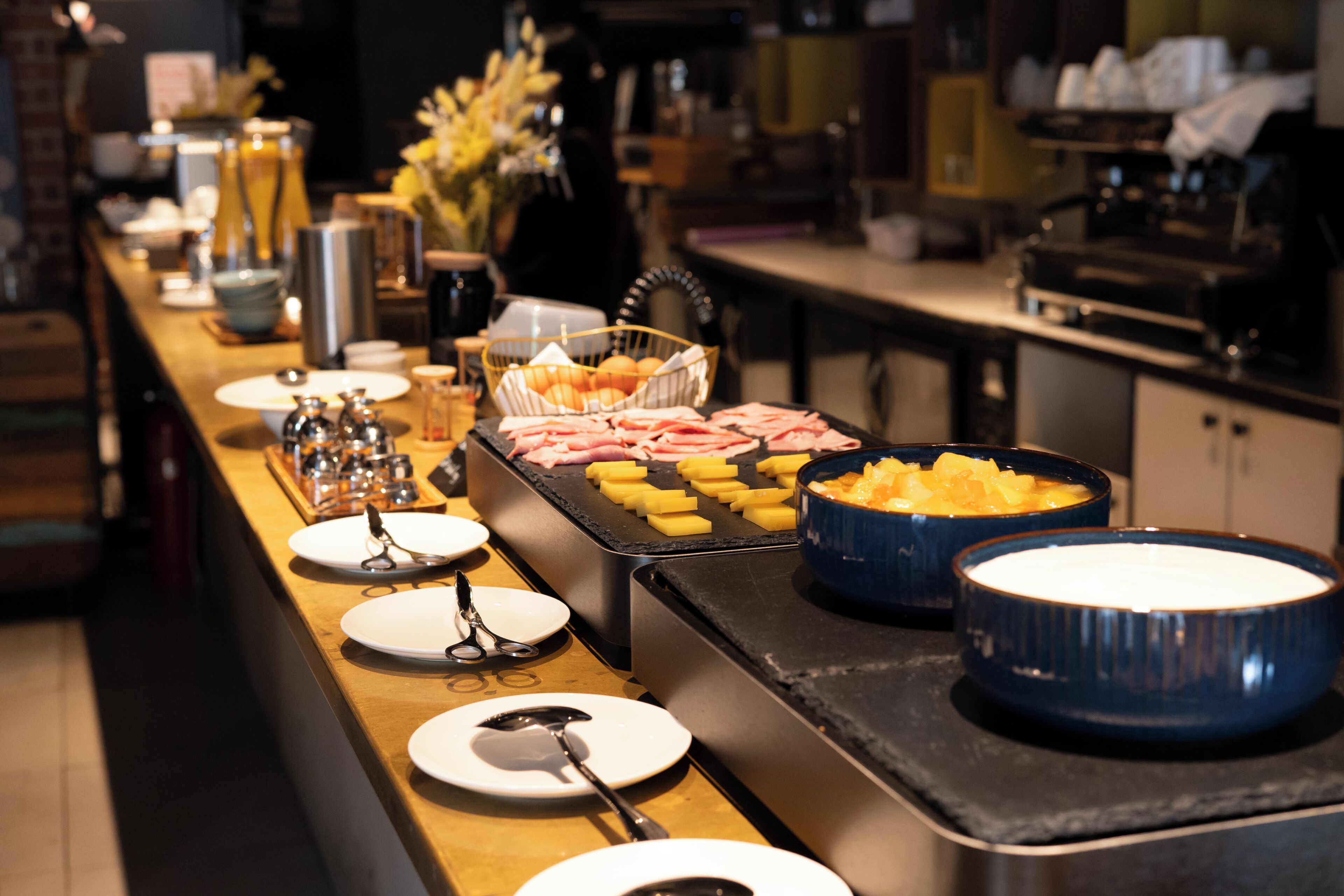 Café da manhã com buffet todos os dias mediante uma taxa