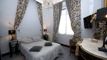 Cofre no quarto, secretária, Wi-fi grátis