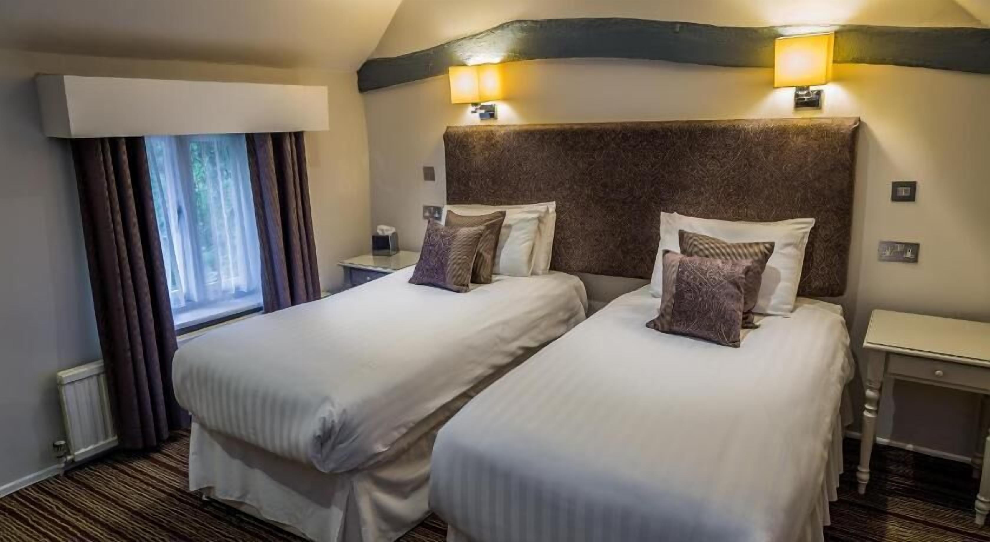 Roupa de alta qualidade, edredões de penas, secretária 