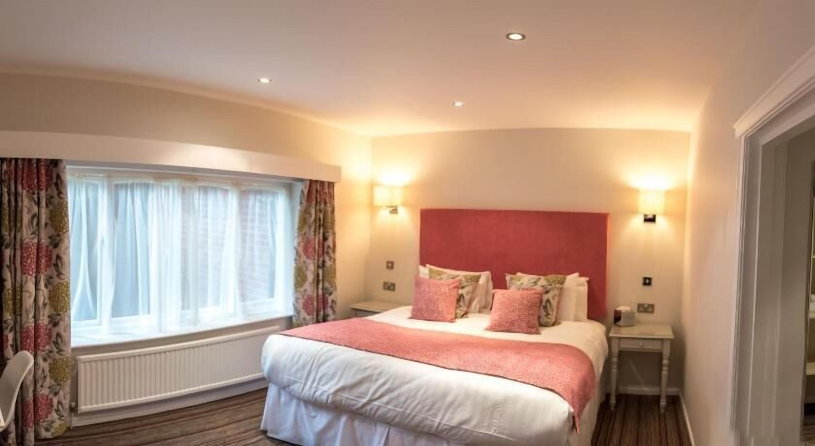 Roupa de alta qualidade, edredões de penas, secretária 