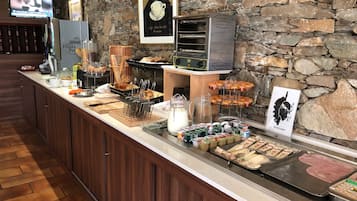 Café da manhã (EUR 12 por pessoa)