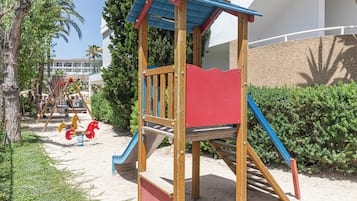 Área de recreio para crianças (ao ar livre)