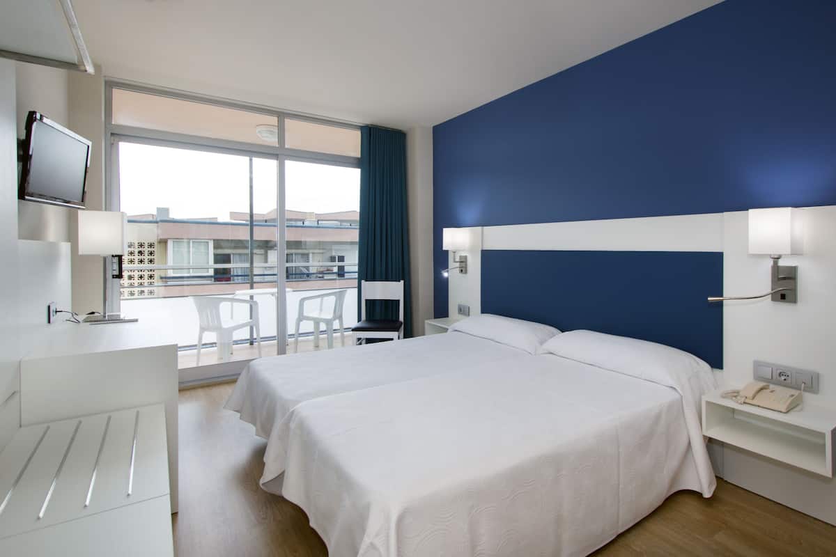 Quarto Standard | Cofre no quarto, secretária, Wi-fi grátis, roupa de cama fornecida 