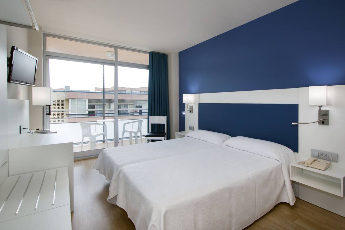 Cofre no quarto, secretária, Wi-fi grátis, roupa de cama fornecida 