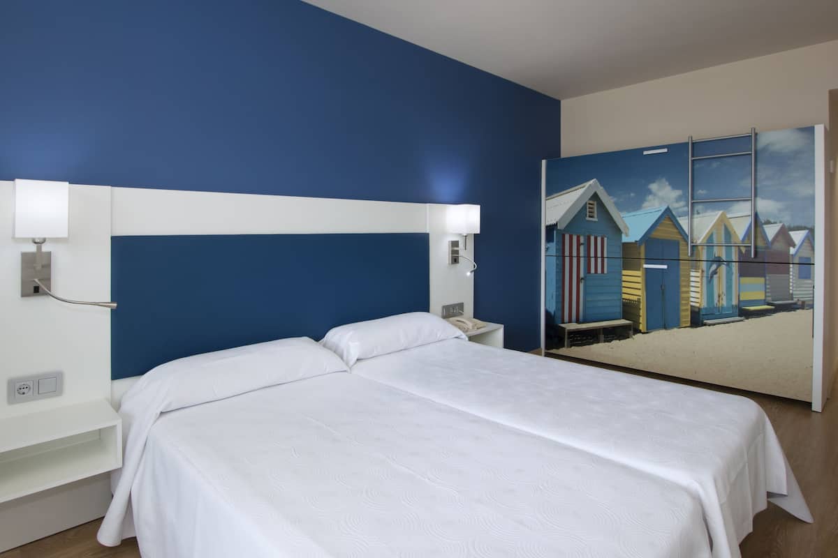 Cofre no quarto, secretária, Wi-fi grátis, roupa de cama fornecida 