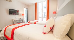 Quarto Twin Standard, 2 camas individuais | Camas de colchão Select Comfort, secretária, cortinas/cortinados opacos 