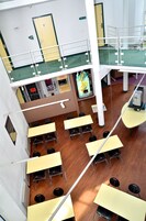 Café da manhã com buffet todos os dias (EUR 6.90 por pessoa) 