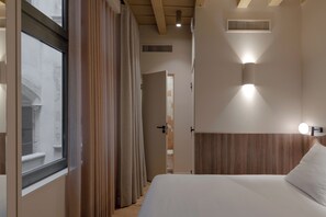 Double Room with Shower | Vista para o pátio