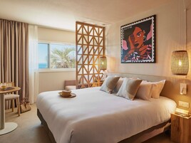 Quarto Privilege, Quarto, 1 cama de casal, vista para o mar | Roupa de alta qualidade, cofre no quarto, secretária 