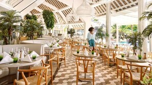 5 restaurantes: servem pequenos-almoços, almoços e jantares