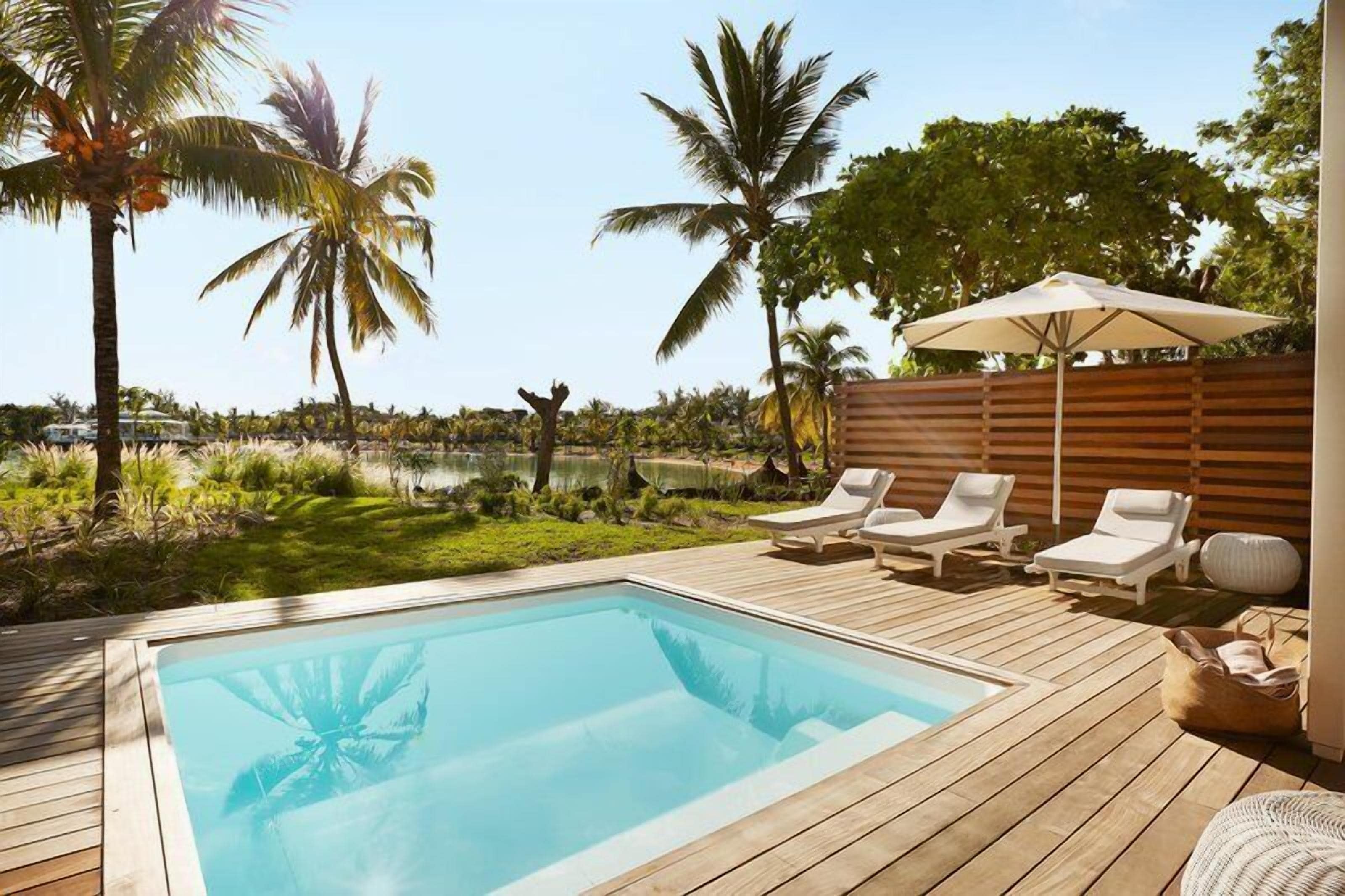 2 piscinas exteriores 
