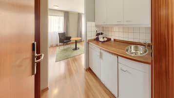 Quarto Duplo Superior | Casa de banho | Um polibã, um chuveiro fixo, artigos de higiene ecológicos