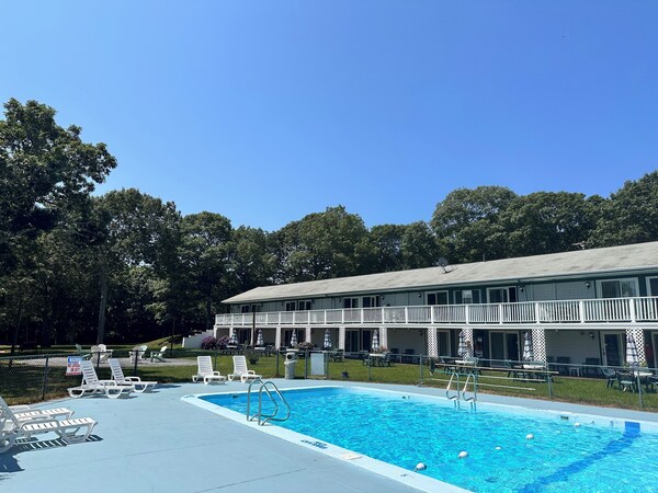 Green Harbor Waterfront Lodging - Sandwich, MA