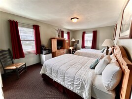 Quarto casal | Roupas de cama antialérgicas, escrivaninha, Wi-Fi de cortesia