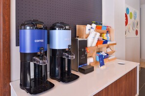 Café da manhã com buffet grátis todos os dias