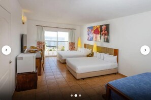 Quarto Superior | Roupa de alta qualidade, cofre no quarto, secretária