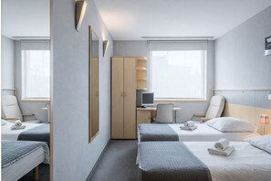 Secretária, secretária adequada para computadores portáteis 