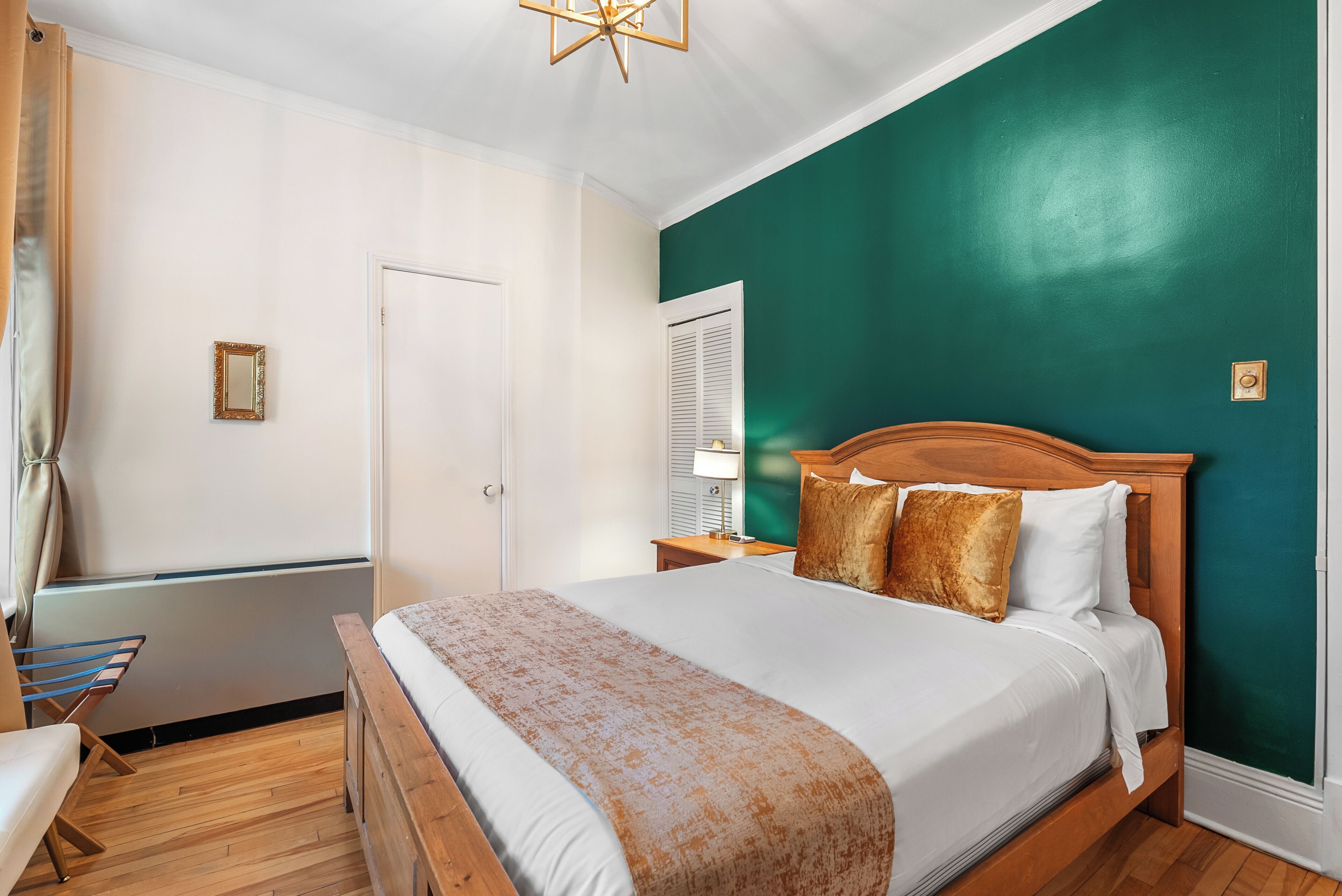 Quartos à prova de som, ferros/tábuas de passar roupa, Wi-Fi de cortesia