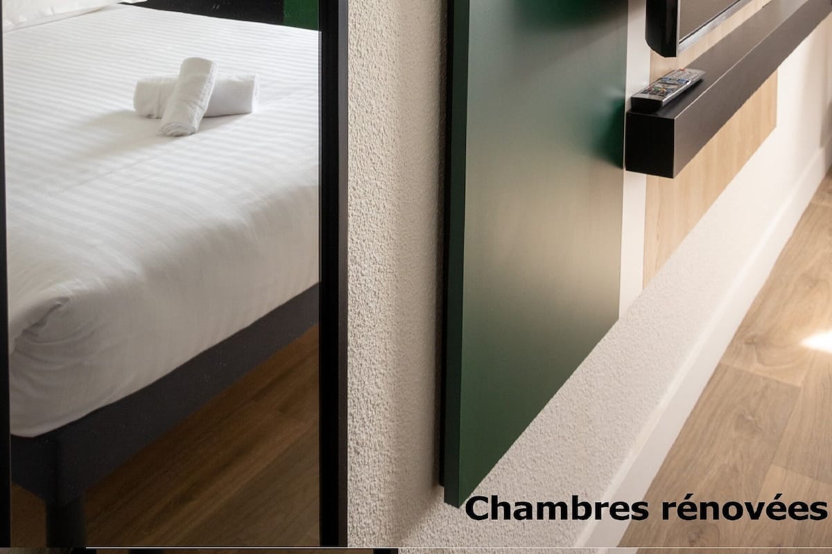 Escrivaninha, quartos à prova de som, ferros/tábuas de passar roupa