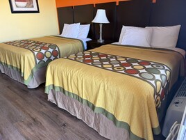 Ferro/tábua de engomar, Wi-fi grátis, roupa de cama fornecida 