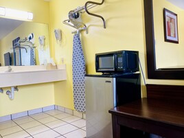 Ferro/tábua de engomar, Wi-fi grátis, roupa de cama fornecida 