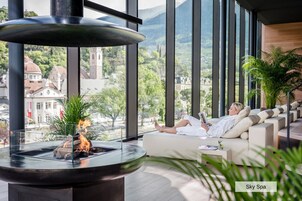 2 piscinas interiores, 2 piscinas exteriores, espreguiçadeiras 