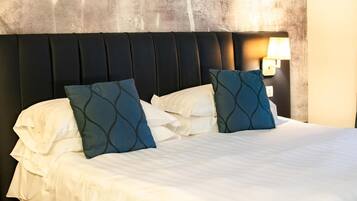 Minibar, cofre no quarto, secretária