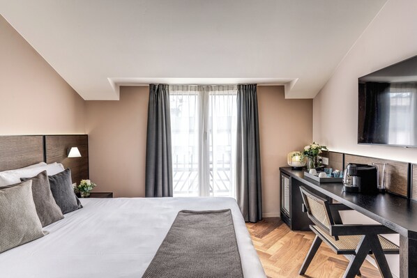 Quarto executivo, vista para a cidade | Roupas de cama antialérgicas, frigobar, cofres nos quartos, escrivaninha