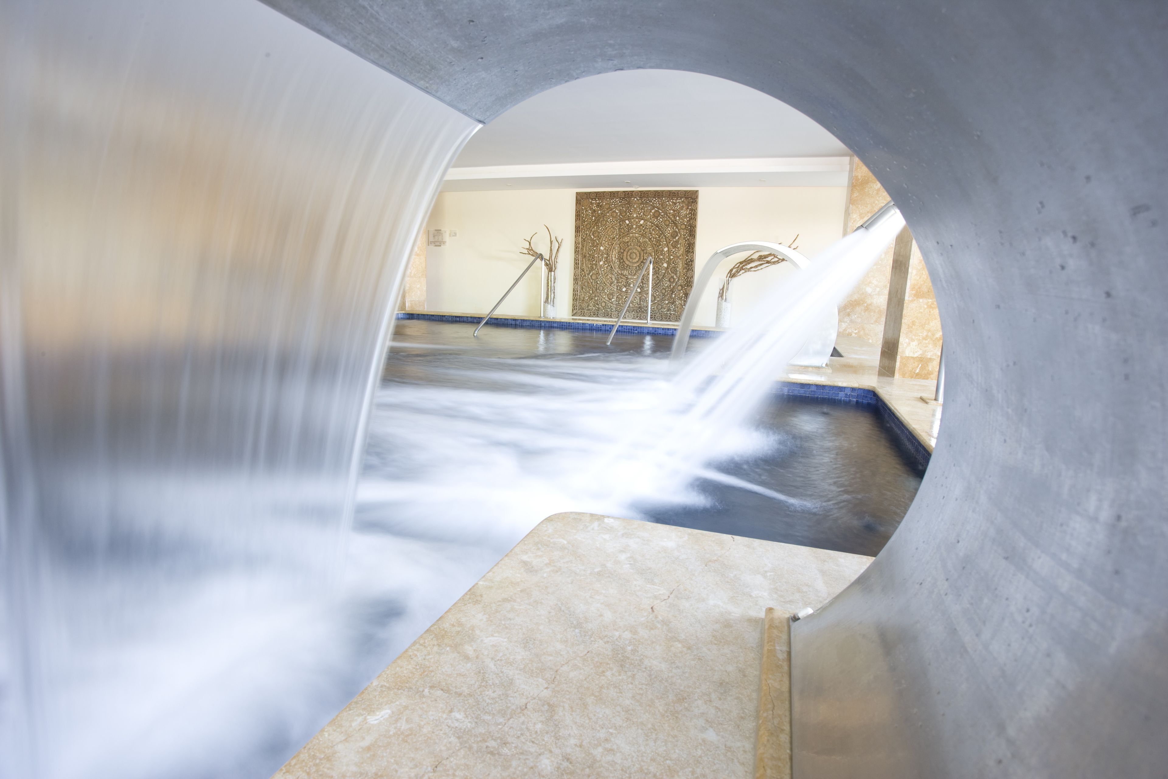 Sauna seca, banheira de hidromassagem, hidroterapia