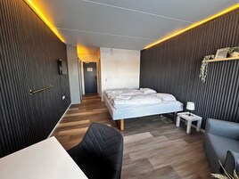 Quarto Duplo | Roupa hipoalergénica, secretária 