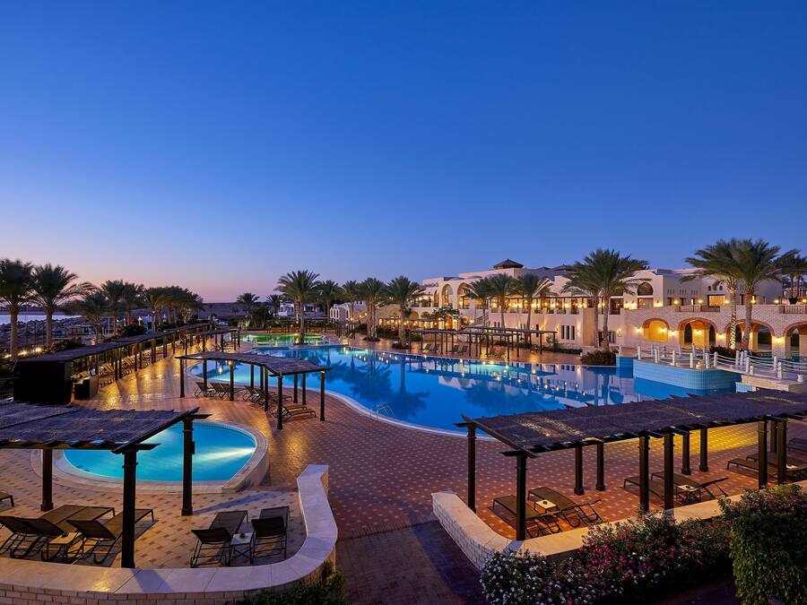 2 piscinas exteriores, espreguiçadeiras