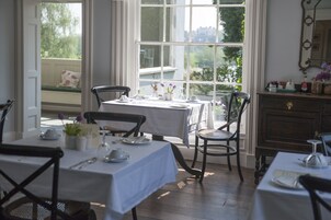 Pequeno-almoço preparado no momento incluído 