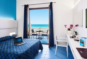 Frigobar, cofres nos quartos, individualmente decorados