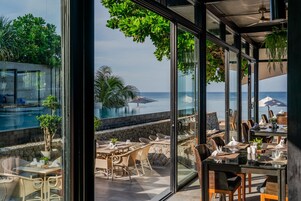 2 restaurantes, café da manhã, culinária tailandesa