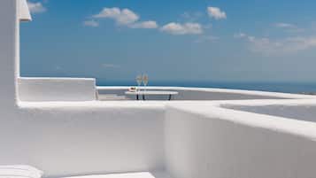 Suite (Aida) Caldera View | Roupa de alta qualidade, minibar, cofre no quarto