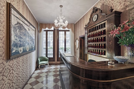 Entrada (vista interior). Hotel Antica Locanda Al Gambero