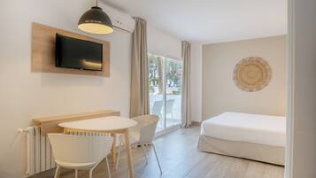 Estúdio Premium (Garden) | Cofre no quarto, secretária, Wi-fi grátis, roupa de cama fornecida