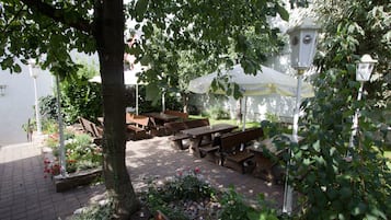 Café da manhã, almoço e jantar; culinária internacional