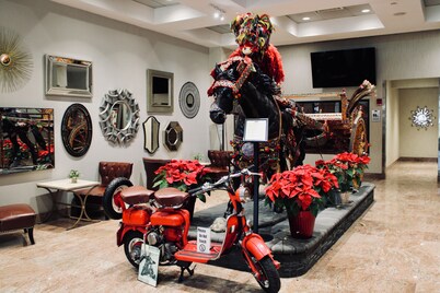 Marco LaGuardia Hotel