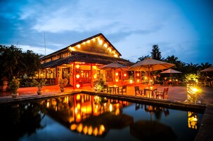 2 restaurantes, pequenos-almoços servidos, cozinha internacional 