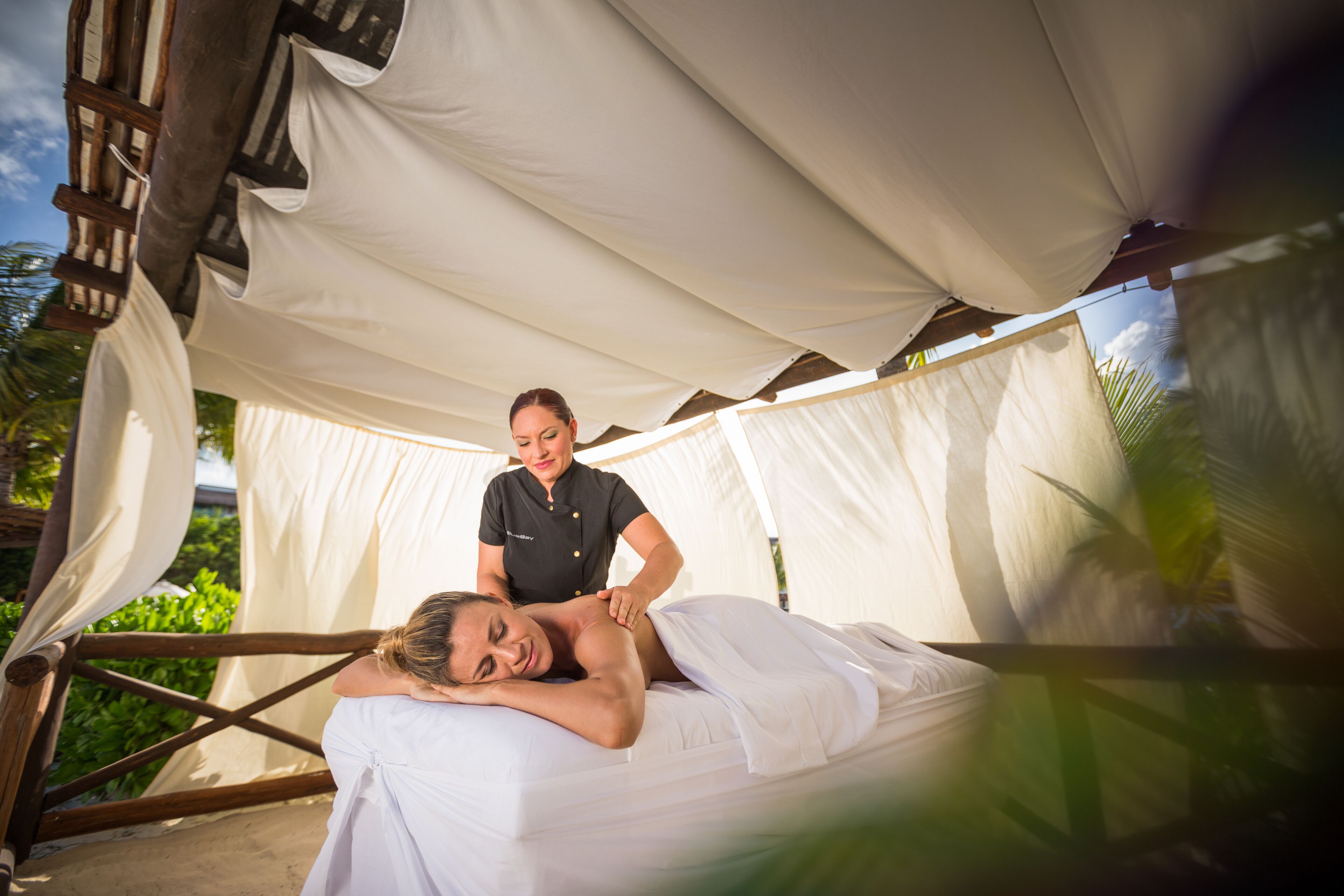 Tratamentos corporais, aromaterapia, massagens de pedras quentes 