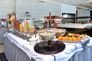 Pequeno-almoço tipo buffet diário incluído 
