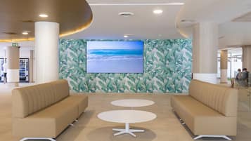 Pequeno-almoço tipo buffet diário mediante uma taxa