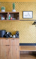 Quarto Triplo Deluxe | Lençóis de algodão egípcio, roupa de alta qualidade, edredões de penas 