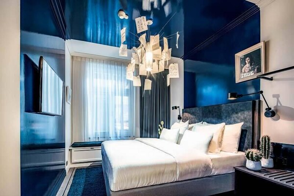 The Highlander - Amsterdam