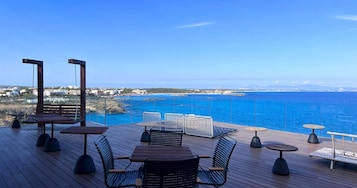 Bar à beira da piscina